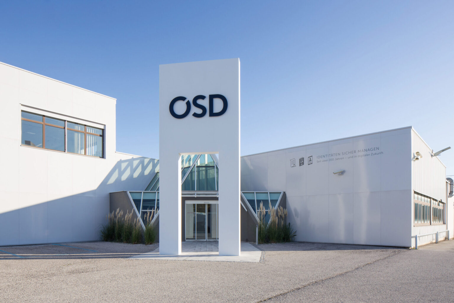 OSD signs contract for Republic of Suriname's ePassports • OSD